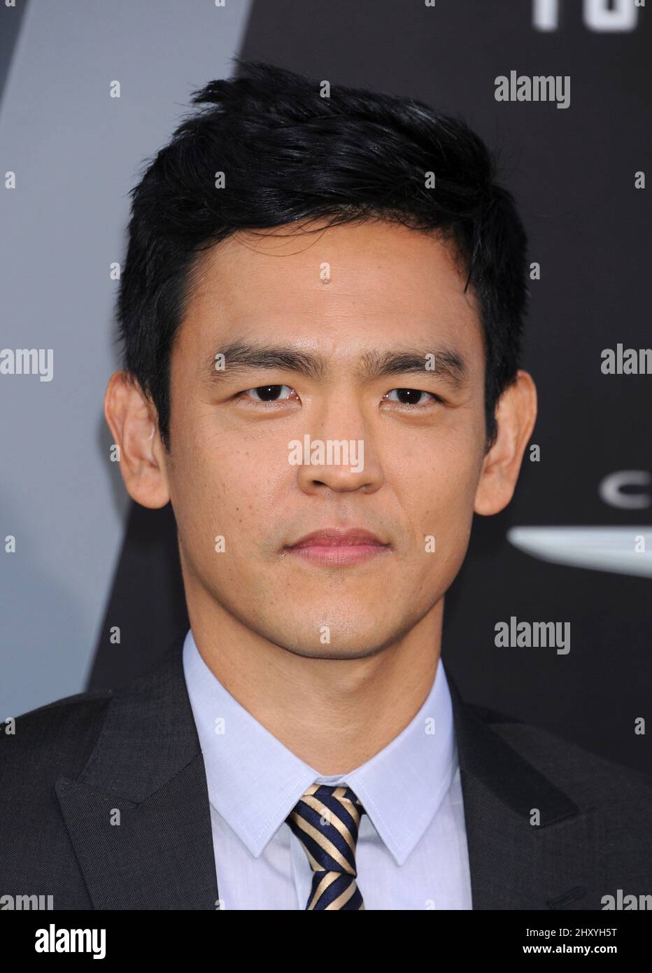 John Cho Attends The Total Recall Los Angeles Premiere Held At Graumans Chinese Theatre Stock