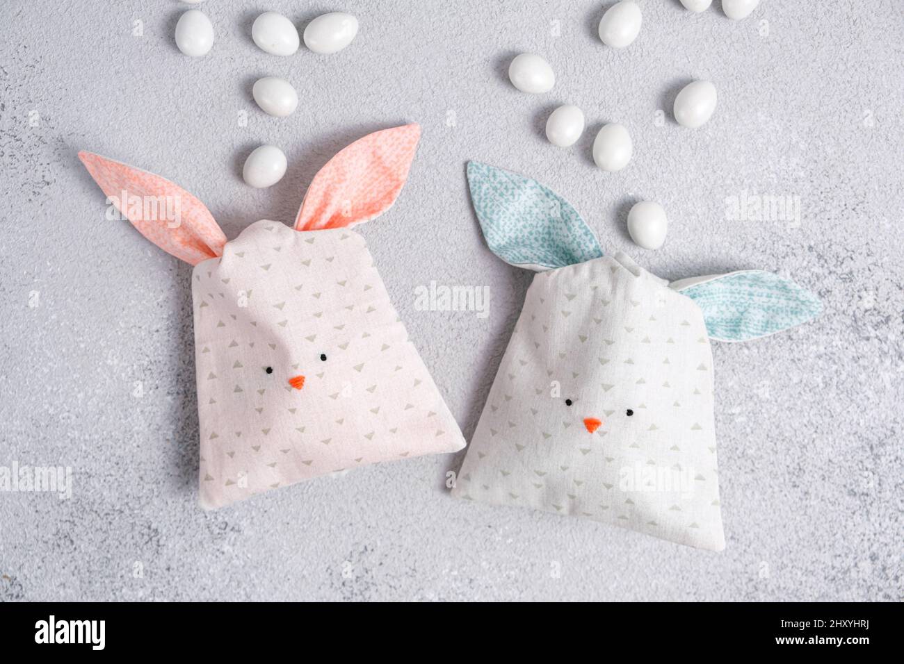 Two chocolate easter bunny hi-res stock photography and images - Alamy