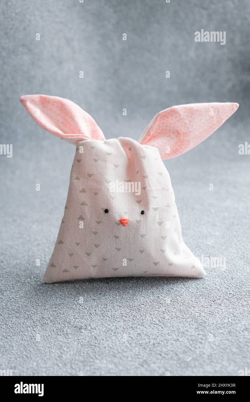 Empty easter symbol vertical hi-res stock photography and images - Alamy
