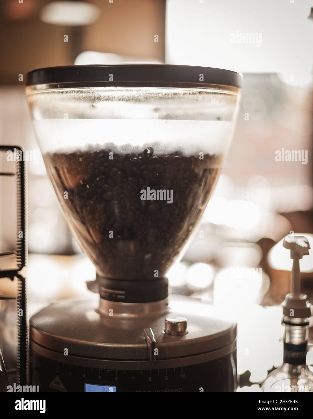 Café hopper hi-res stock photography and images - Alamy