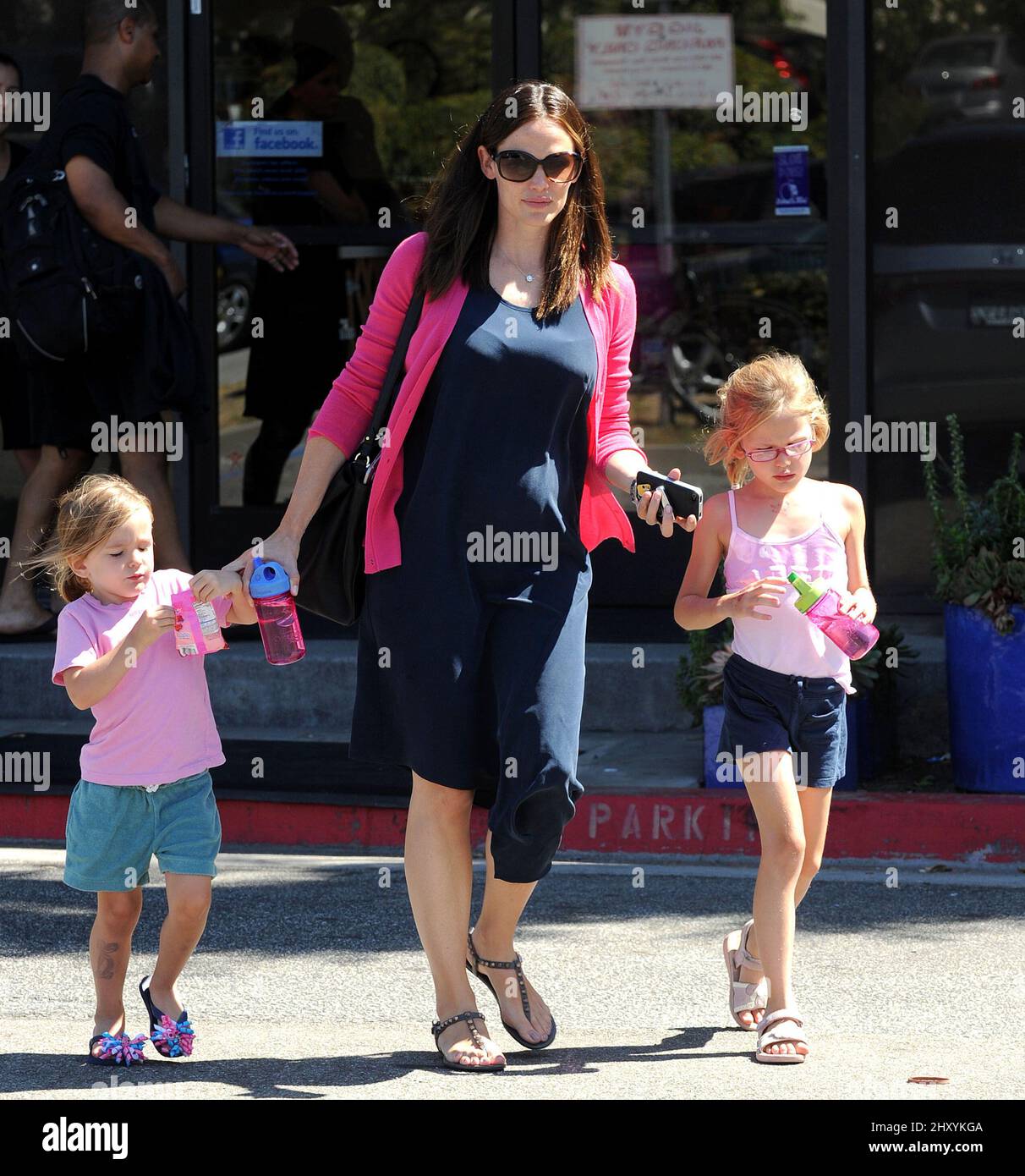 Jennifer Garner and her daughters seen out and about in Los Angeles ...