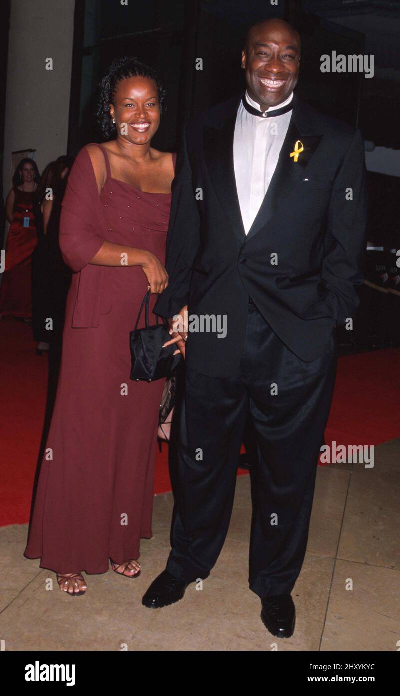 Bruce willis moving picture ball hi-res stock photography and images ...