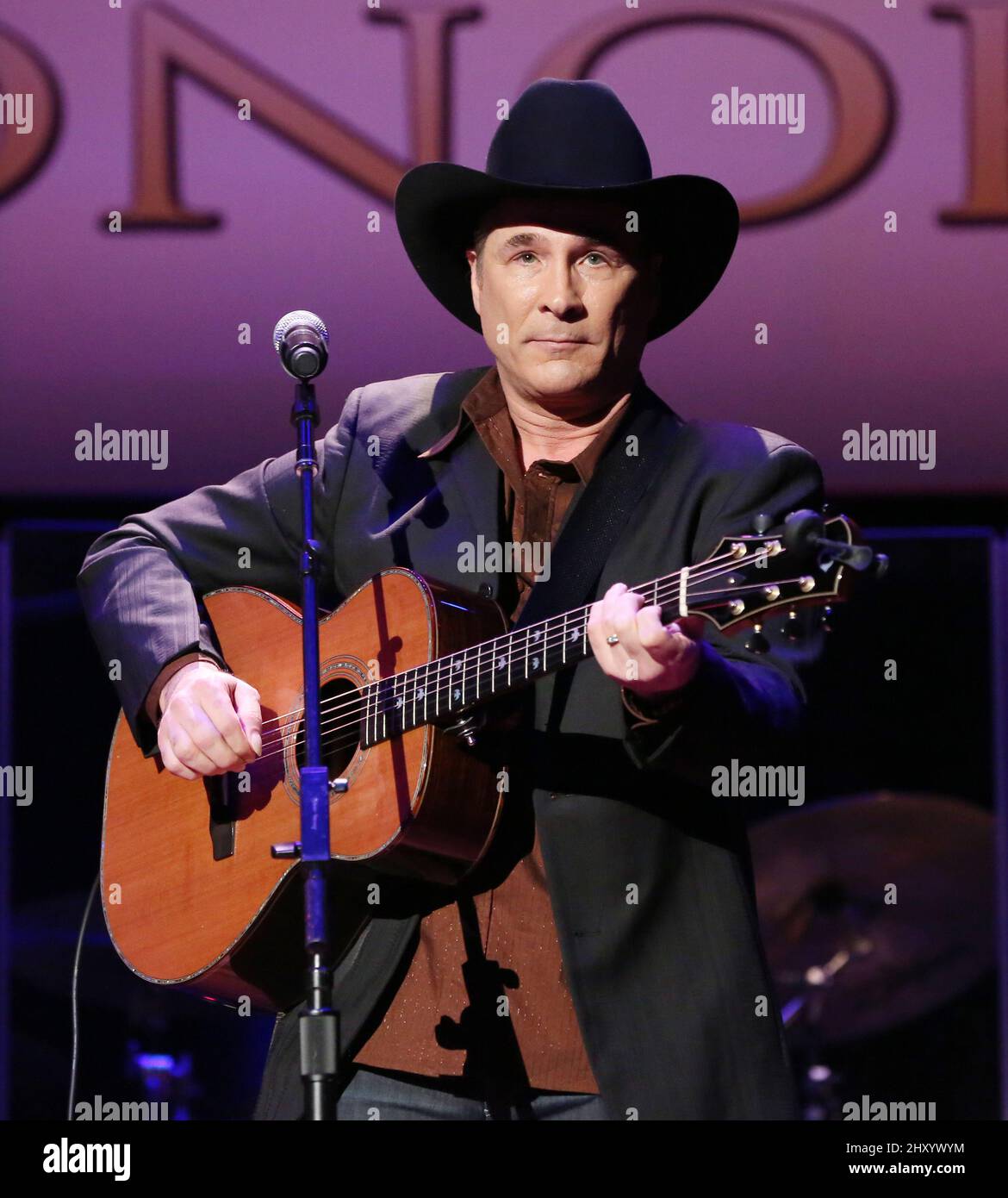 Clint Black attending the 6th Annual Amercian Country Music Honours ...