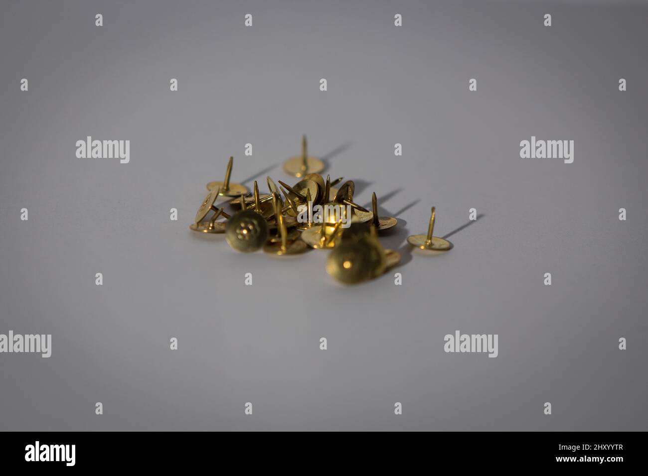 Round thumbtacks hi-res stock photography and images - Alamy