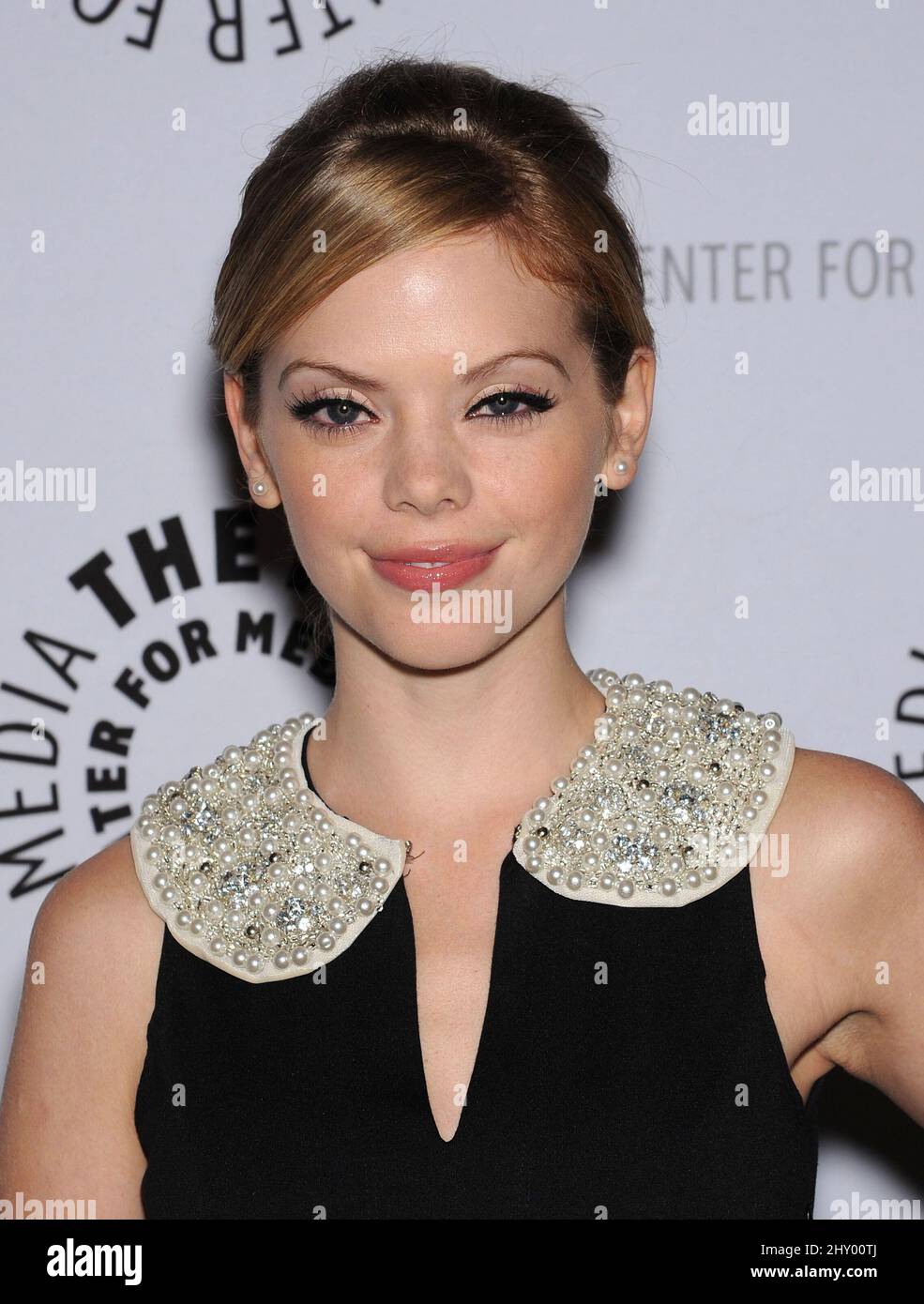 Dreama Walker attending An Evening with the casts of Happy Endings' and ...