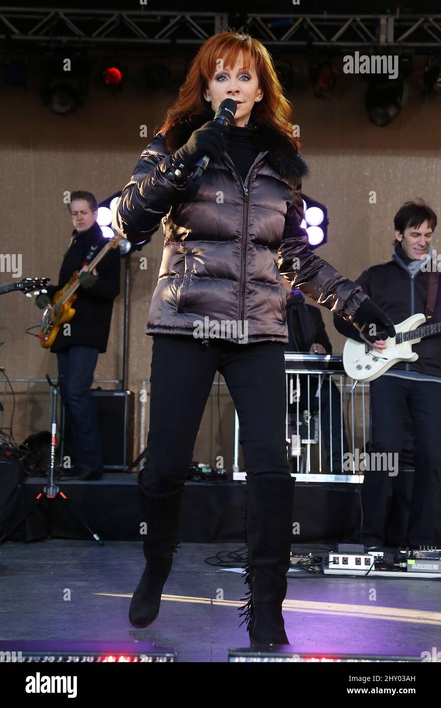Reba McEntire performing on ABC's "Good Morning America", from ...