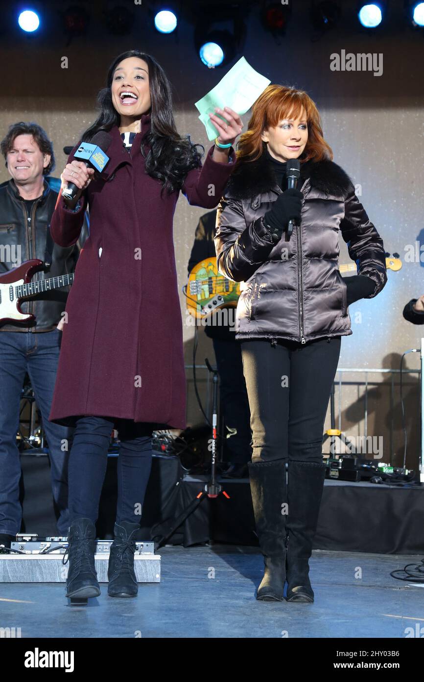 Rachel smith introducing reba mcentire performing hi-res stock ...