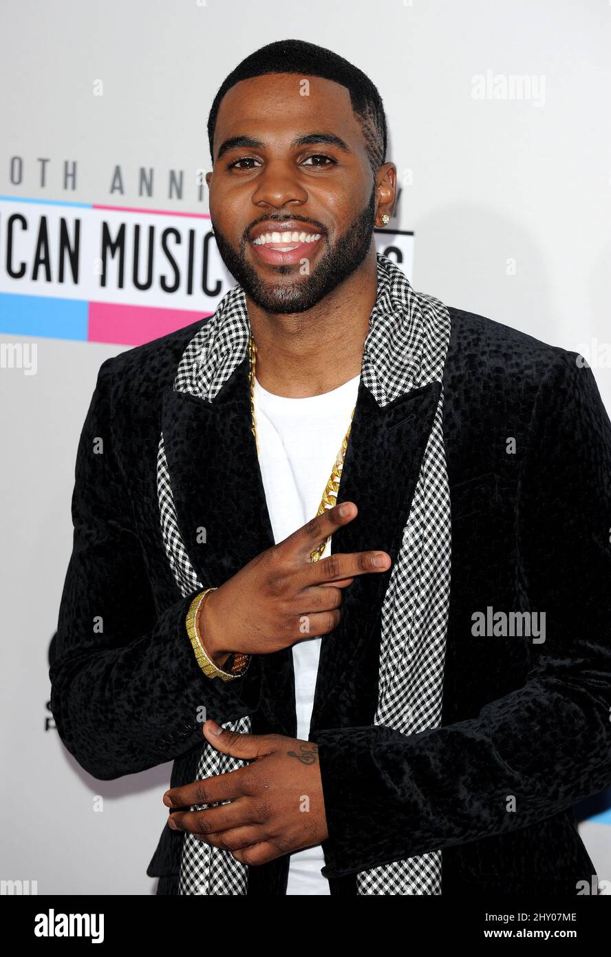 Jason Derulo attends The 40th Anniversary American Music Awards held at ... Jason Derulo attends The 40th Anniversary American Music Awards held at ...