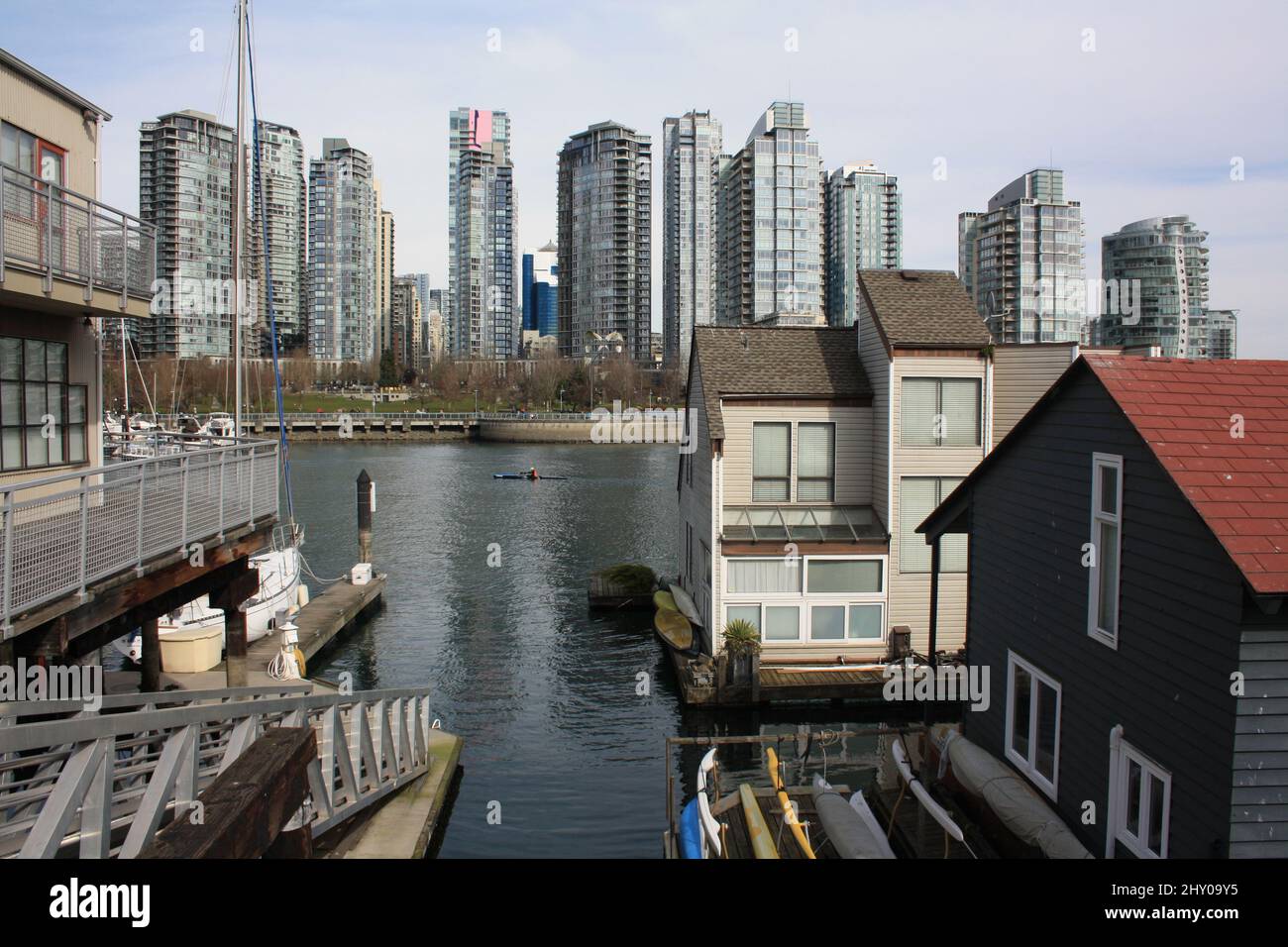 Modern floating houses hi-res stock photography and images - Alamy