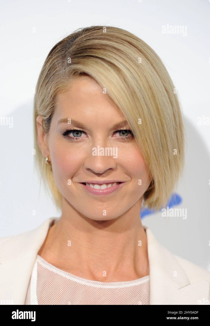 Jenna Elfman arriving for the 2012 American Giving Awards, held at the ...
