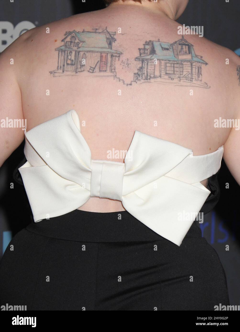 Lena Dunham Tatovering Lena Dunham Got A New Tattoo Across Her Chest