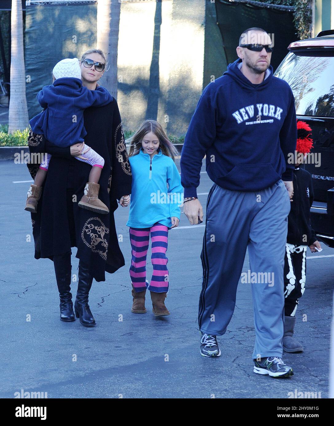 Heidi Klum with her boyfriend Martin go for coffee at Starbucks with ...