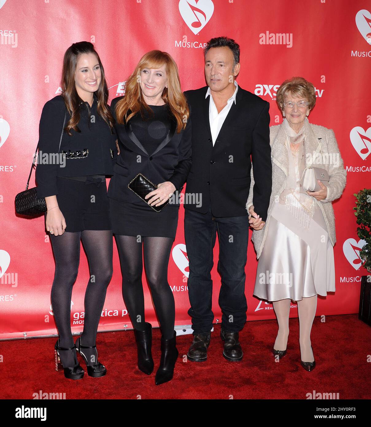 Jessica Springsteen, Patti Scialfa, Bruce Springsteen and Adele ...