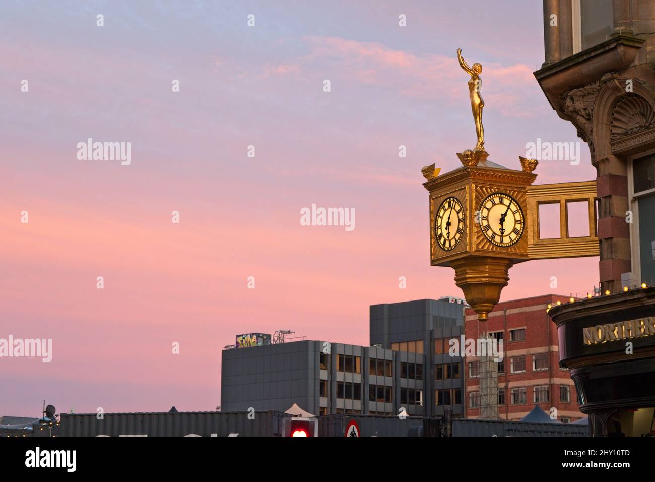 The gold clock and statue above the Northern Goldsmiths jewellery store ...