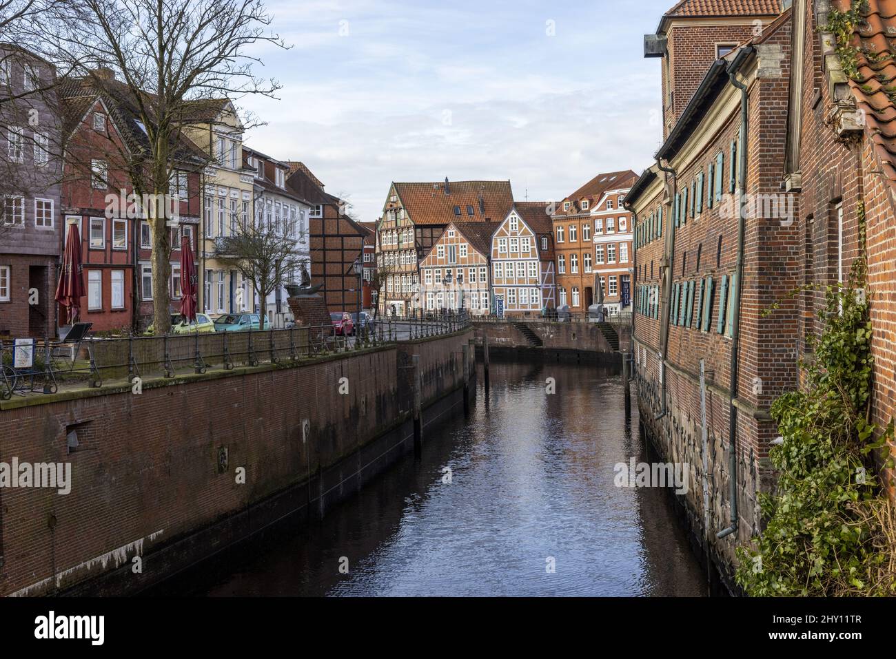 Cityscape view surrounded by buildings and Elbe river in Hanseatic city ...