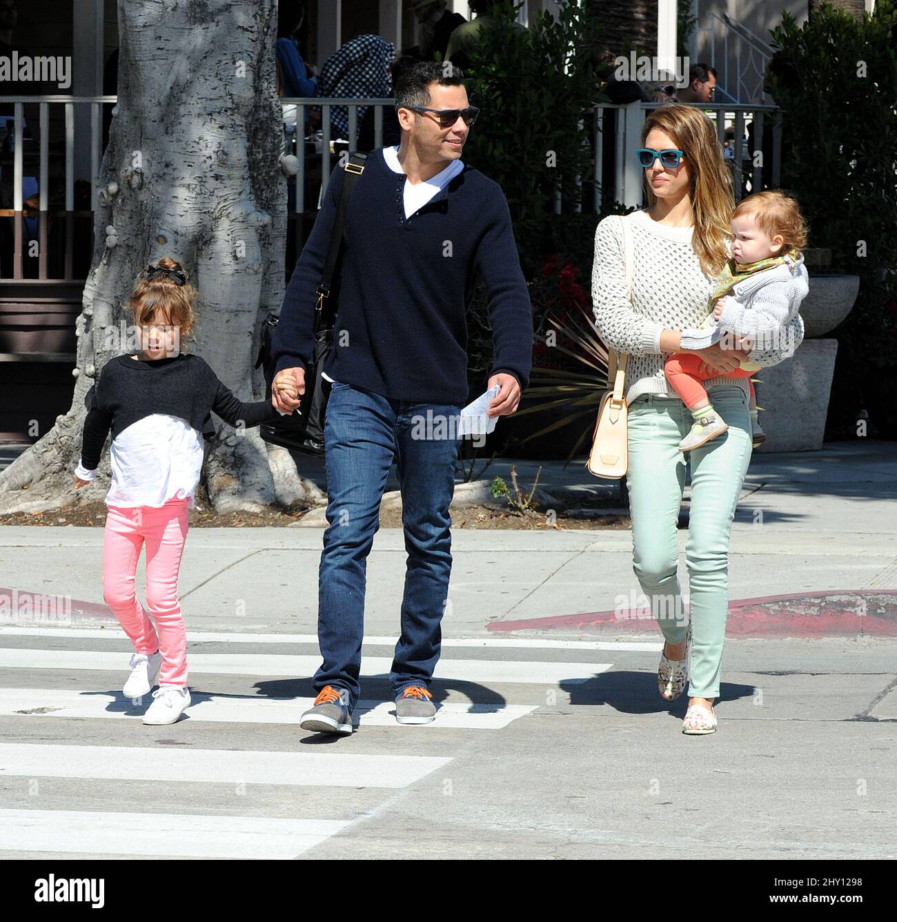Jessica Alba, husband Cash Warren and Family heading put for lunch at ...