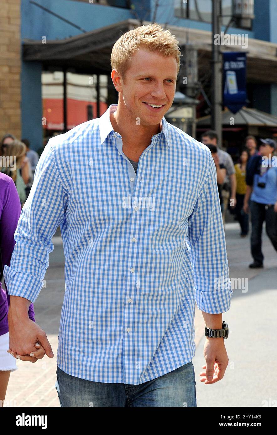 Sean Lowe seen out and about on set of "Extra" at the Grove in Los ...