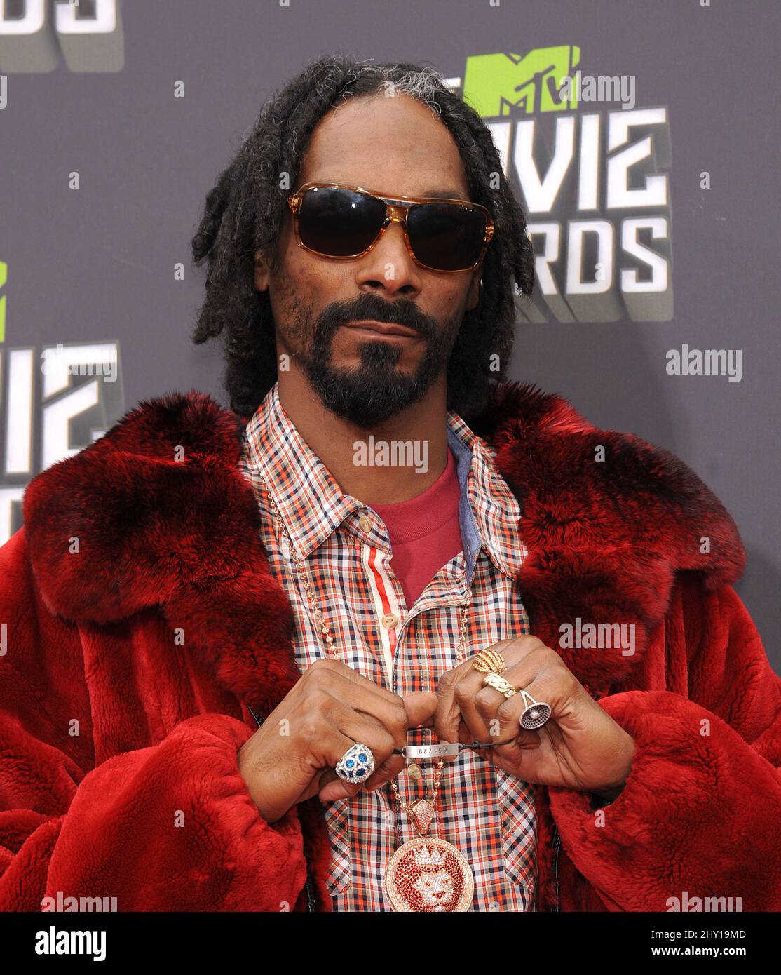 Snoop Lion aka Snoop Dogg arrives at the 2013 MTV Movie Awards at Sony ...