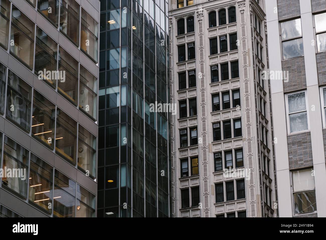Modern urban buildings glass hi-res stock photography and images - Alamy