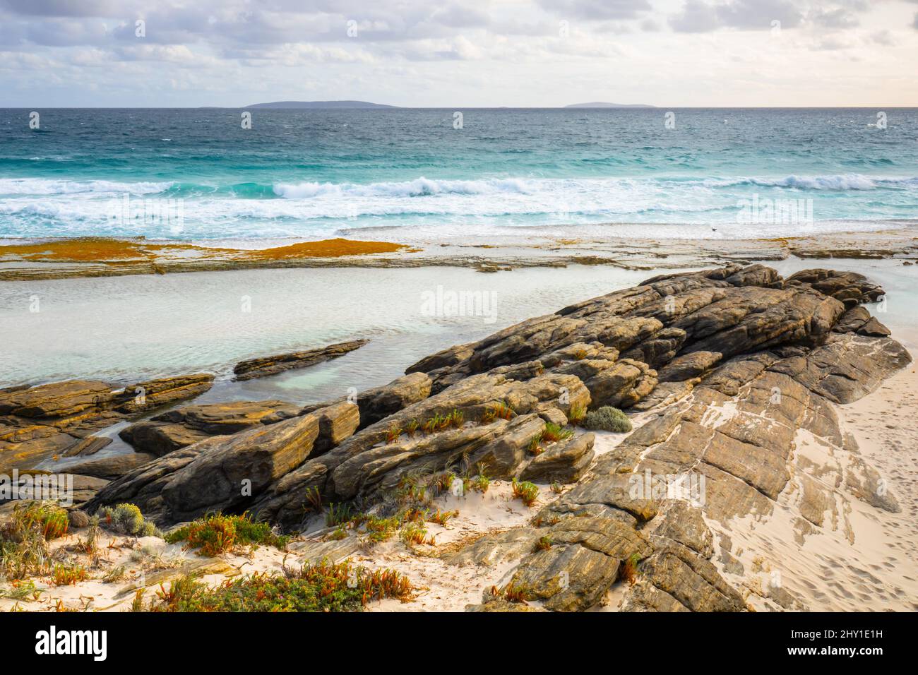 Scenic view of the Great Australian Bight beach in South Australia ...