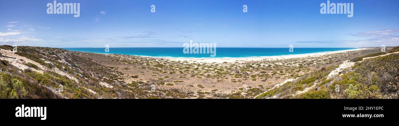 Panoramic view of the Great Australian Bight beach in South Australia ...