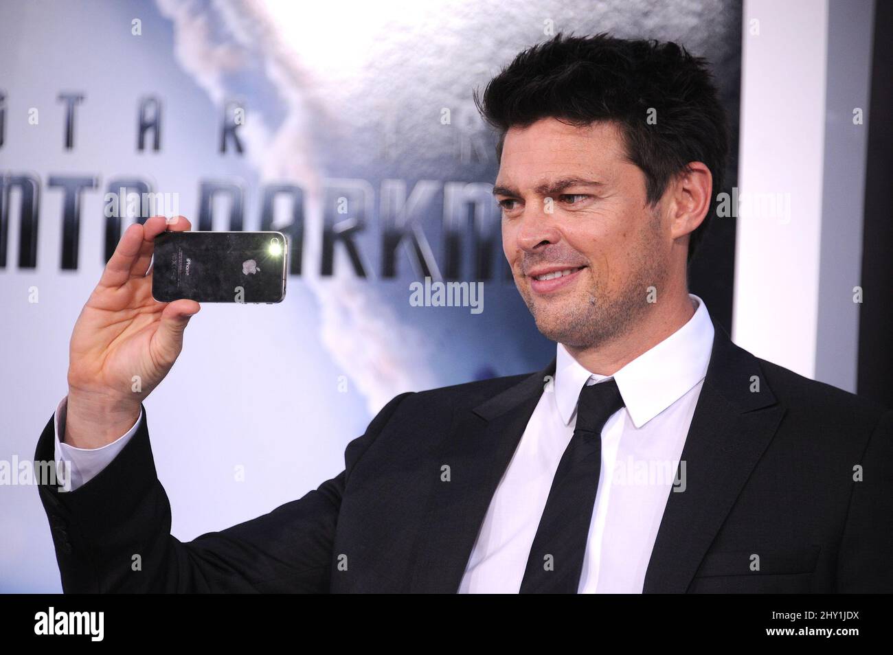 Karl Urban Star Trek Into Darkness