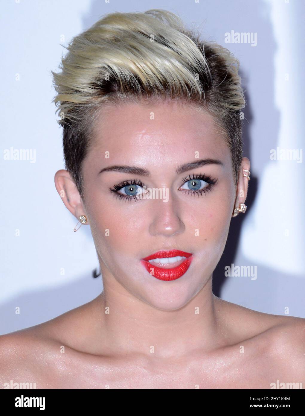 Miley Cyrus Shorts Flash