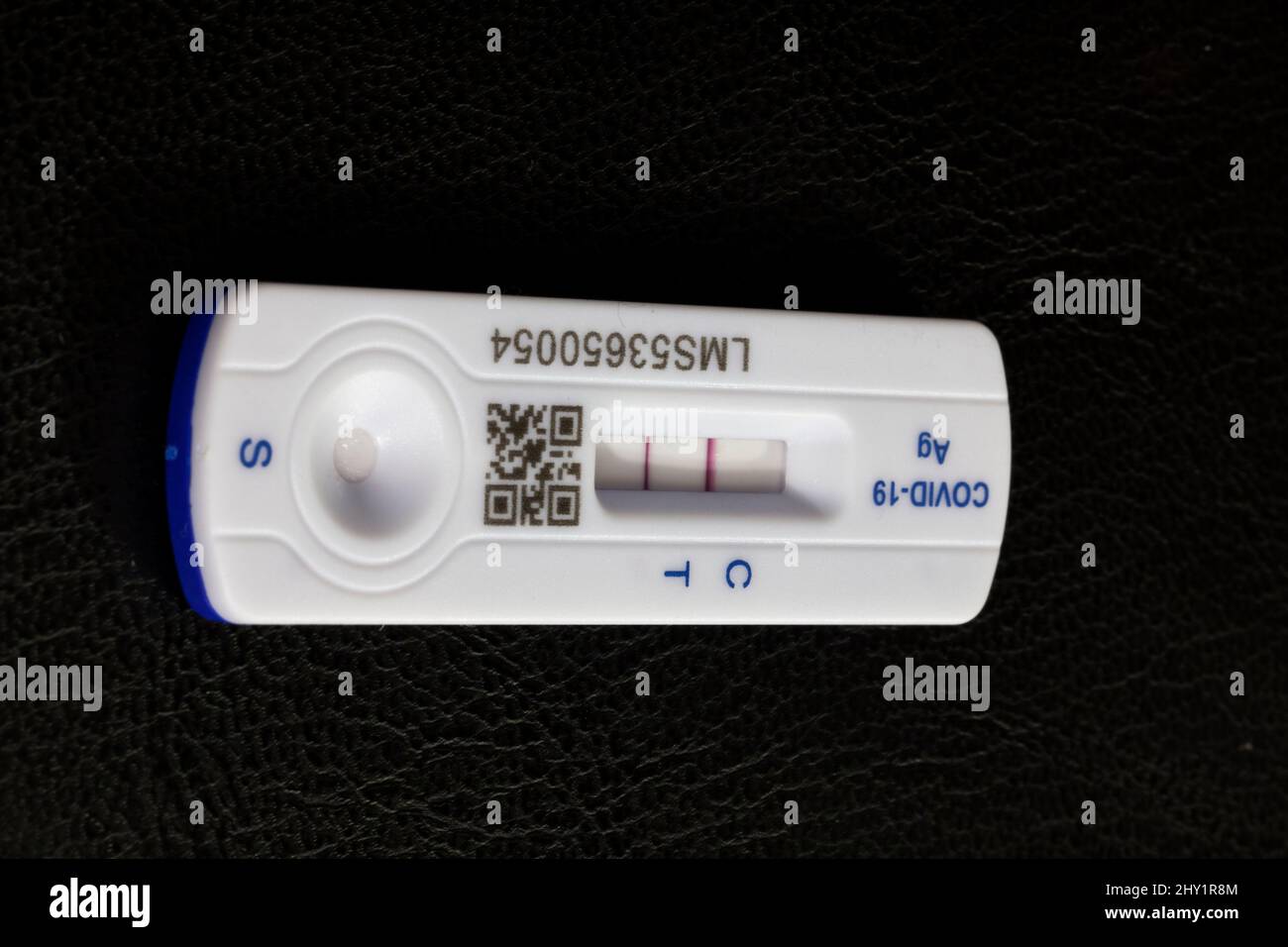 Positive Covid 19 lateral flow test / rapid lateral flow antigen ...