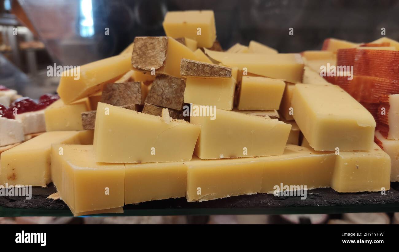 Market raclette hi-res stock photography and images - Alamy