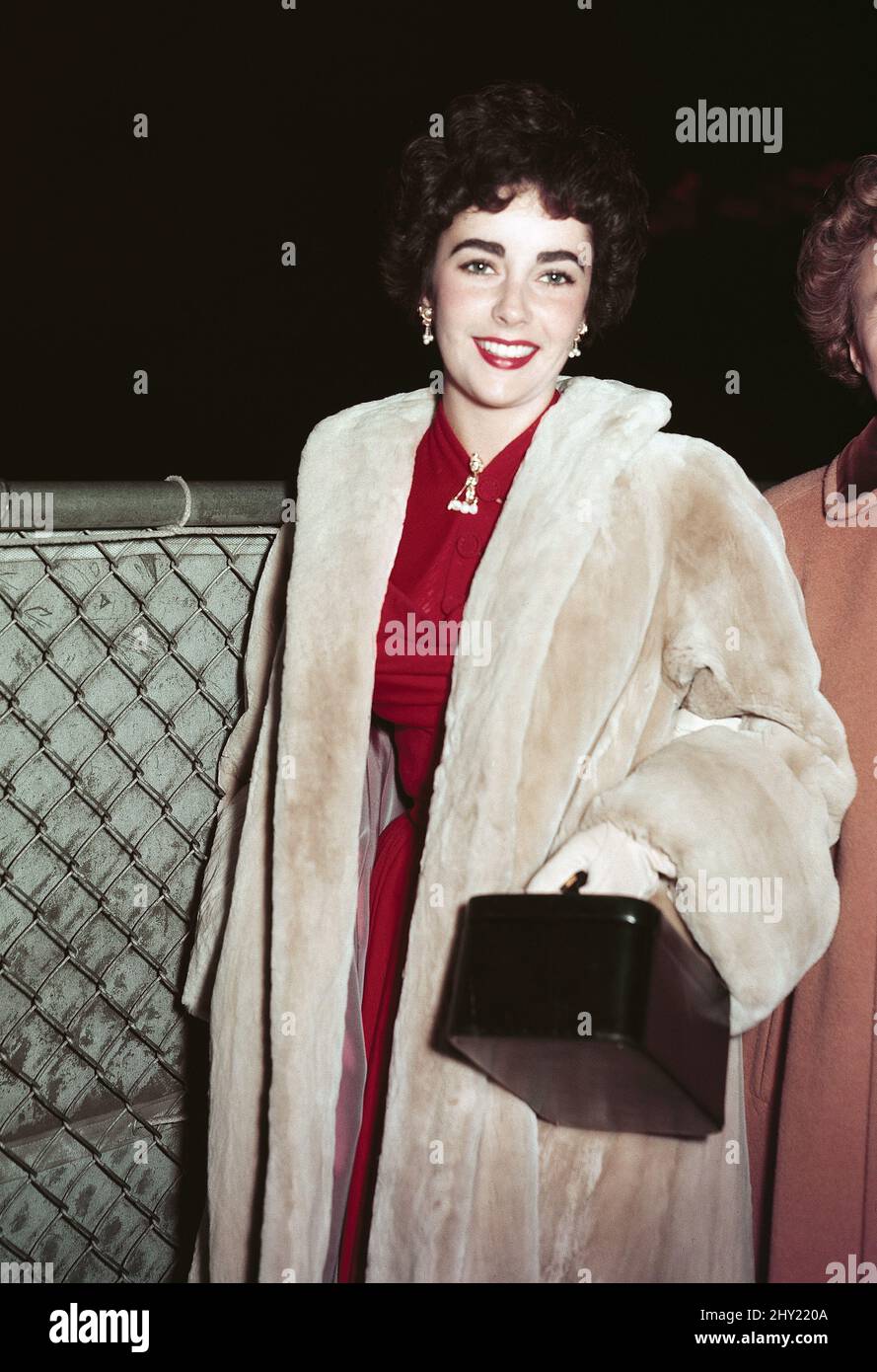 Fur coat elizabeth taylor hi-res stock photography and images - Alamy