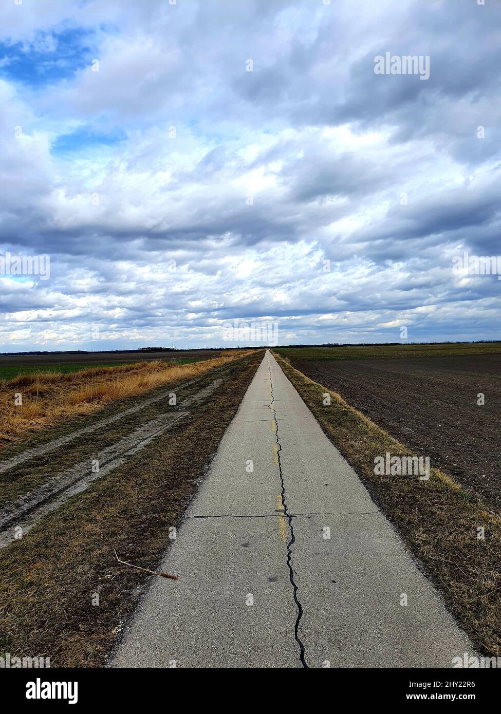 Two vertical sides hi-res stock photography and images - Alamy