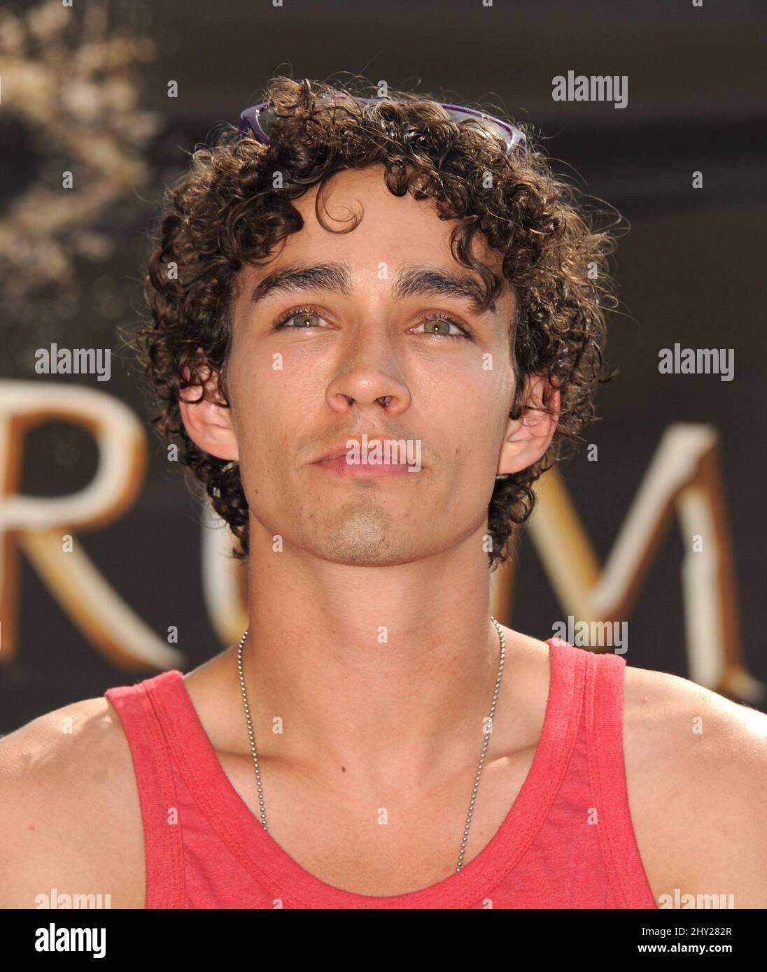 Robert Sheehan Eyeliner