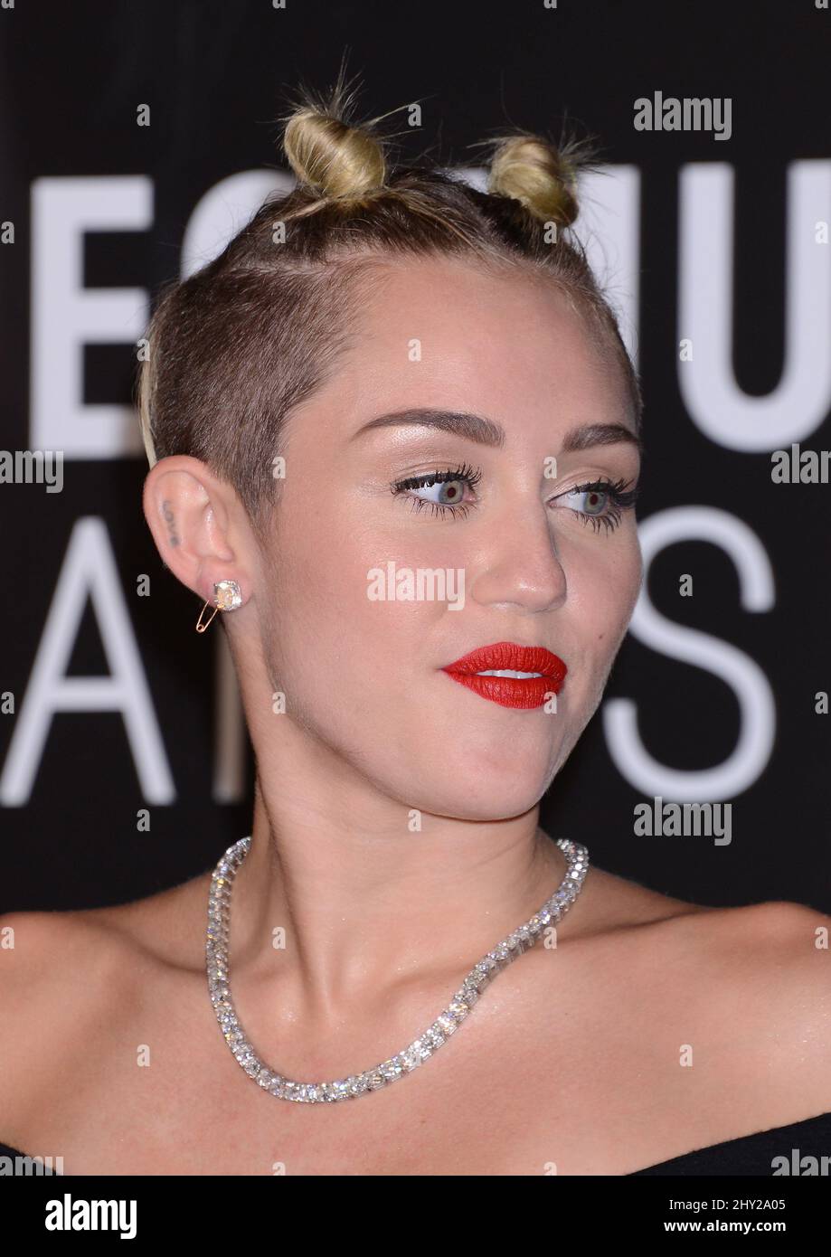 Miley cyrus 2013 vma hi-res stock photography and images - Alamy