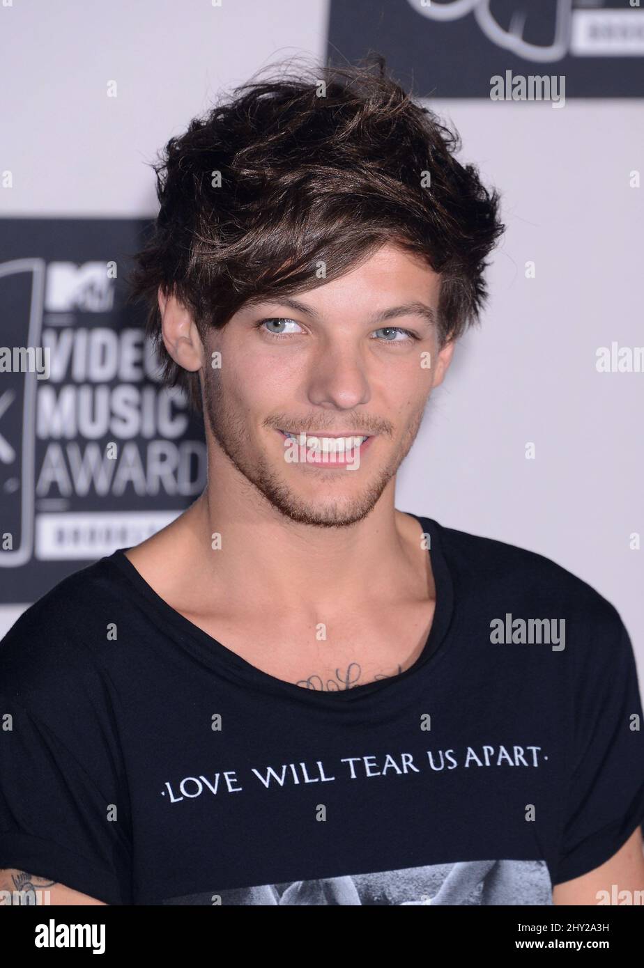 Louis Tomlinson Smiling Full Body
