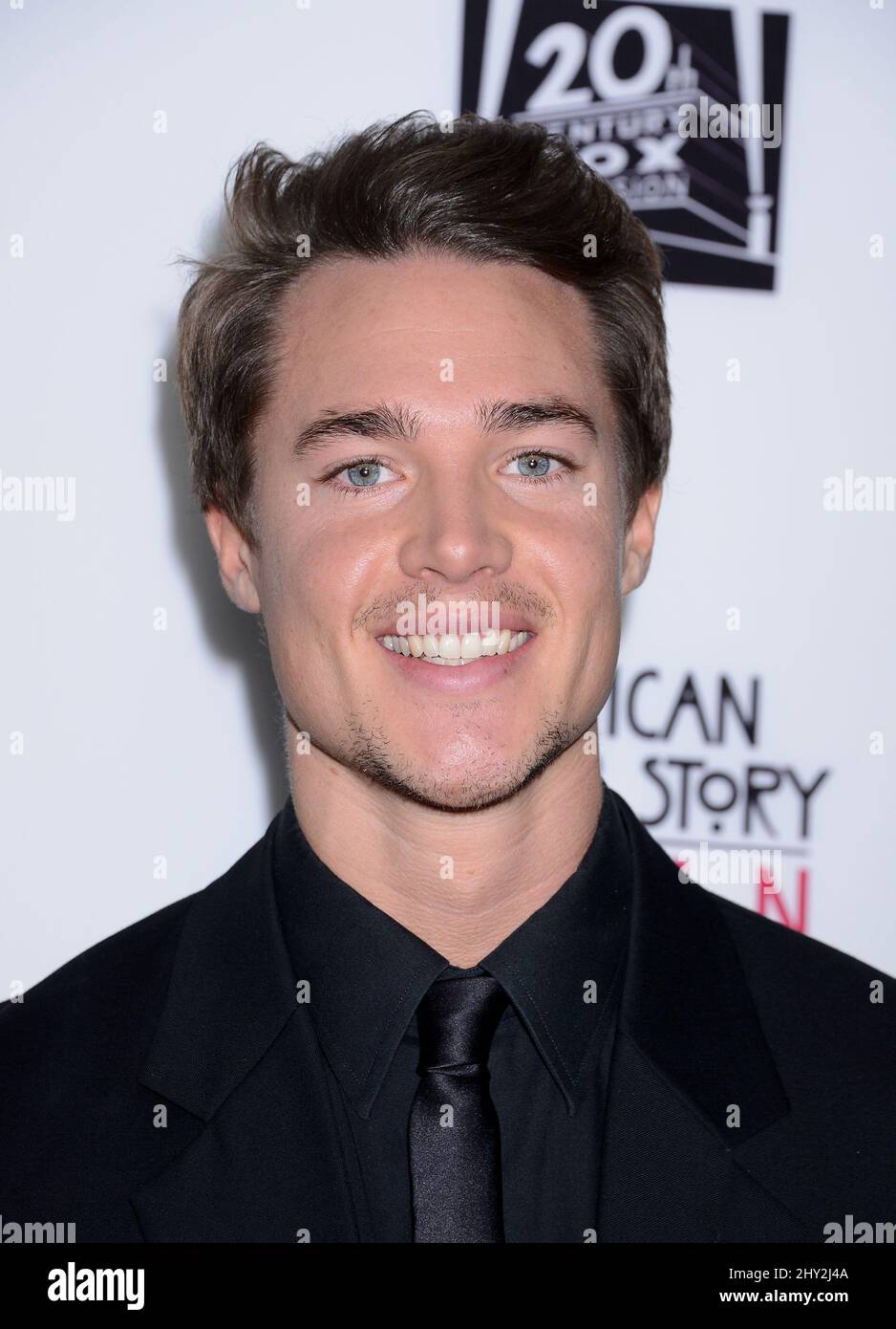 Alexander Dreymon's Instagram, Twitter & Facebook on IDCrawl