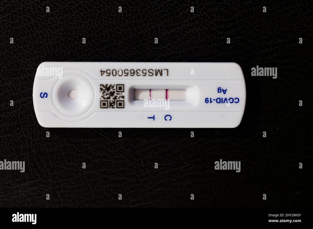 Positive Covid 19 lateral flow test / rapid lateral flow antigen ...
