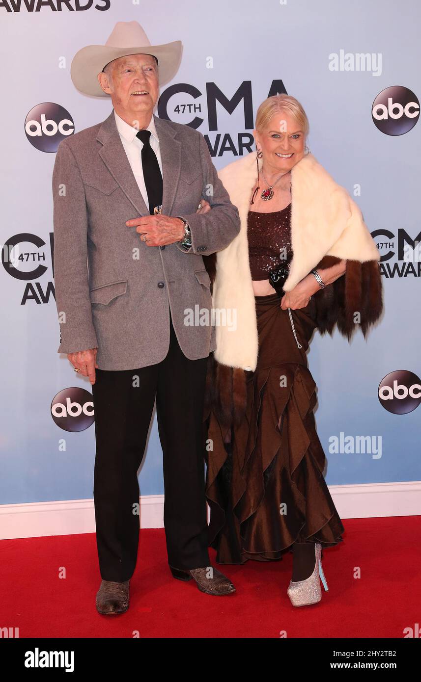 Father casey anderson hi-res stock photography and images - Alamy