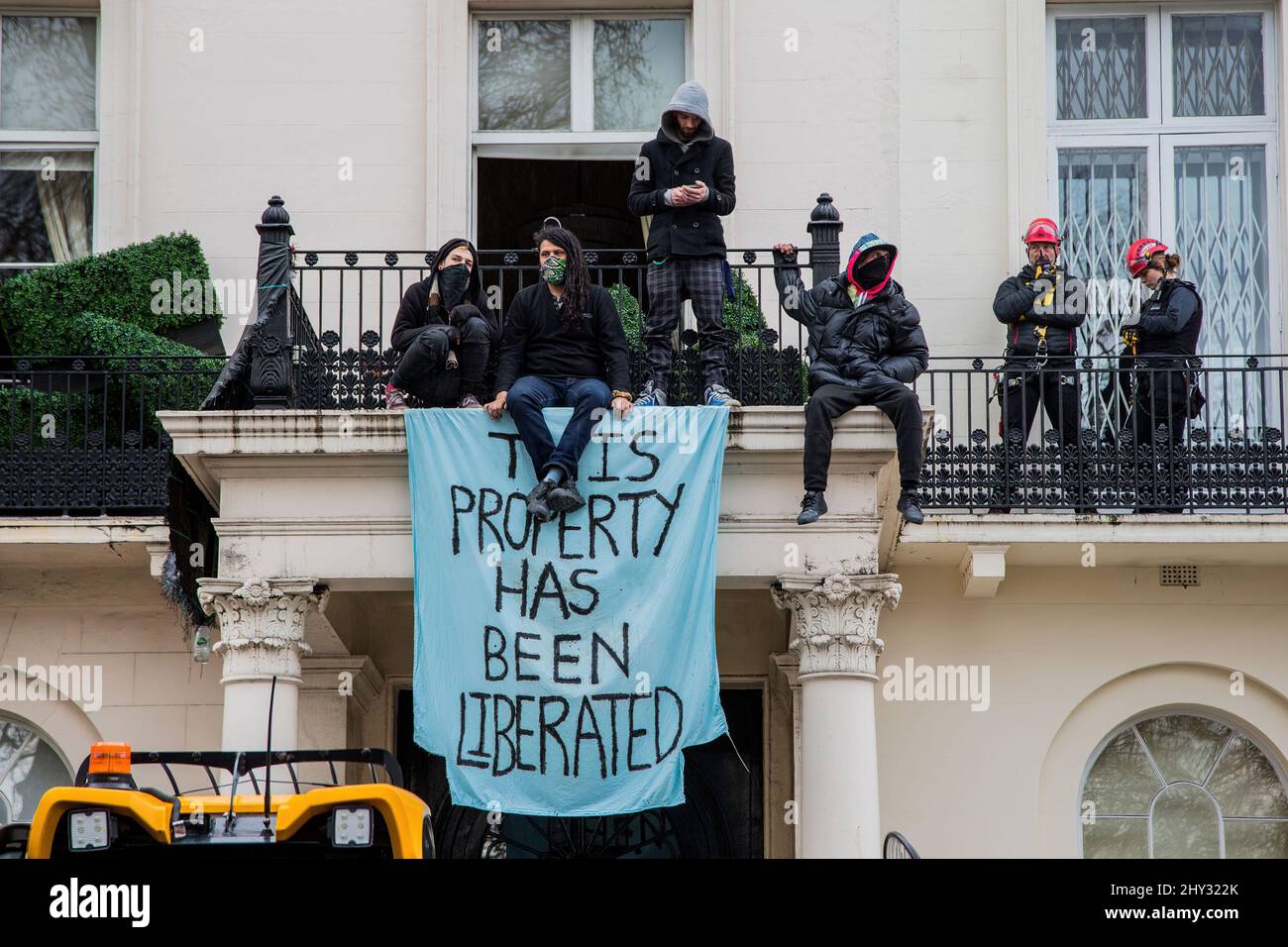 Oligarch mansion london hi-res stock photography and images - Alamy