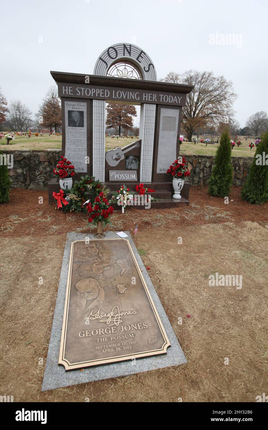 General view of the George Jones Gravesite at Woodlawn Memorial ...