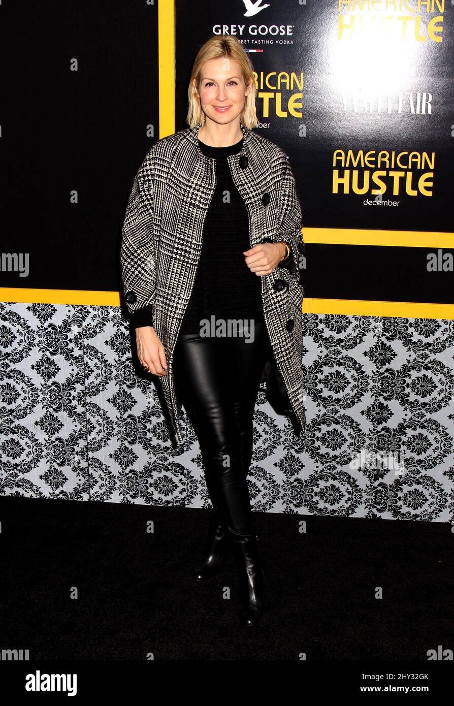Kelly Rutherford attending the "American Hustle" premiere held at the ...