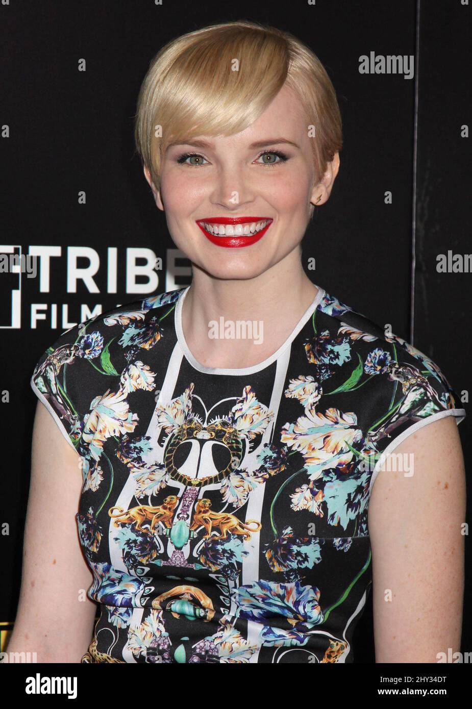 Elizabeth Olin attending the premiere of "Grudge Match" at the Ziegfeld ...