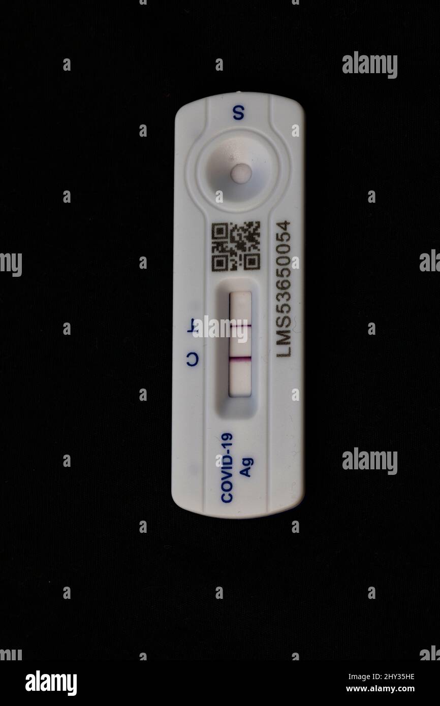 Positive Covid 19 lateral flow test / rapid lateral flow antigen ...