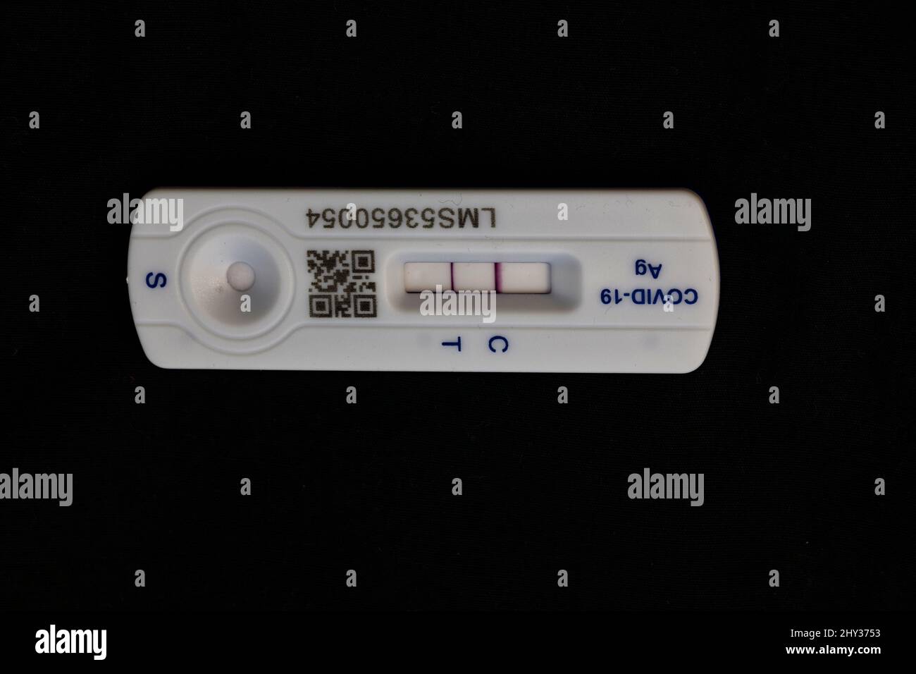 Positive Covid 19 lateral flow test / rapid lateral flow antigen ...