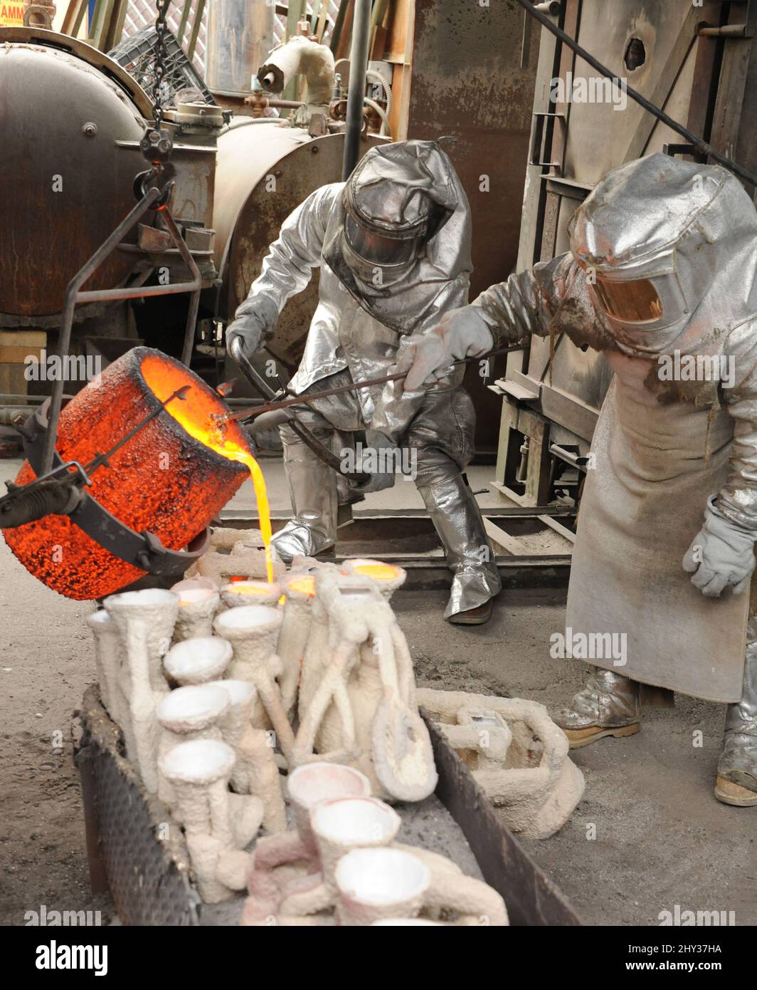 Casting of the bronze Actor, the Screen Actors Guild Awards statuette ...