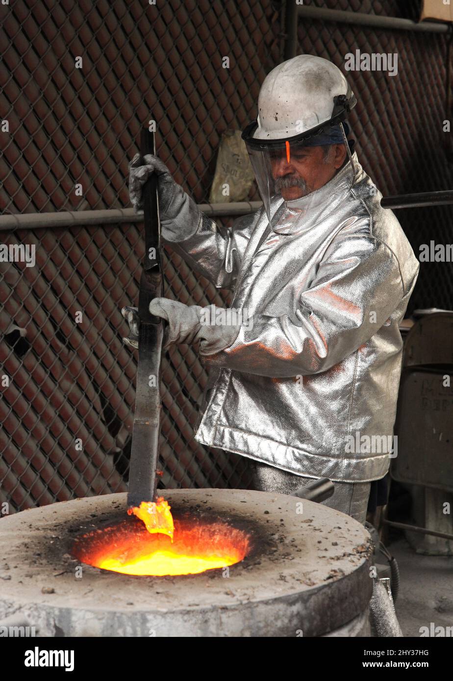 Casting of the bronze Actor, the Screen Actors Guild Awards statuette ...