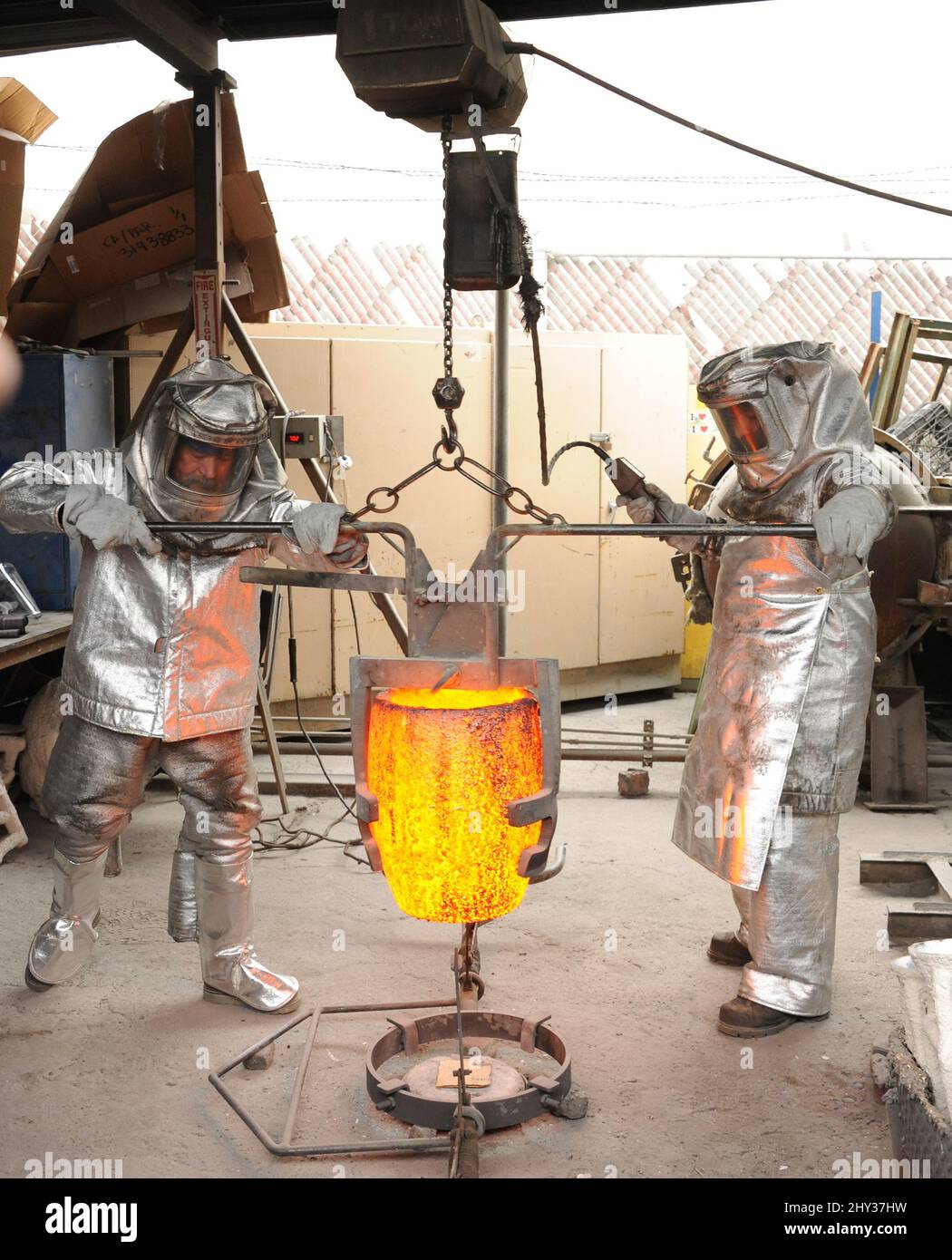 Casting of the bronze Actor, the Screen Actors Guild Awards statuette ...