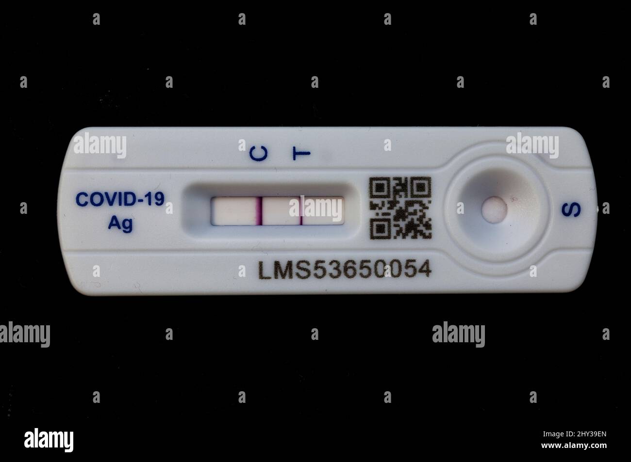 Positive Covid 19 lateral flow test / rapid lateral flow antigen ...