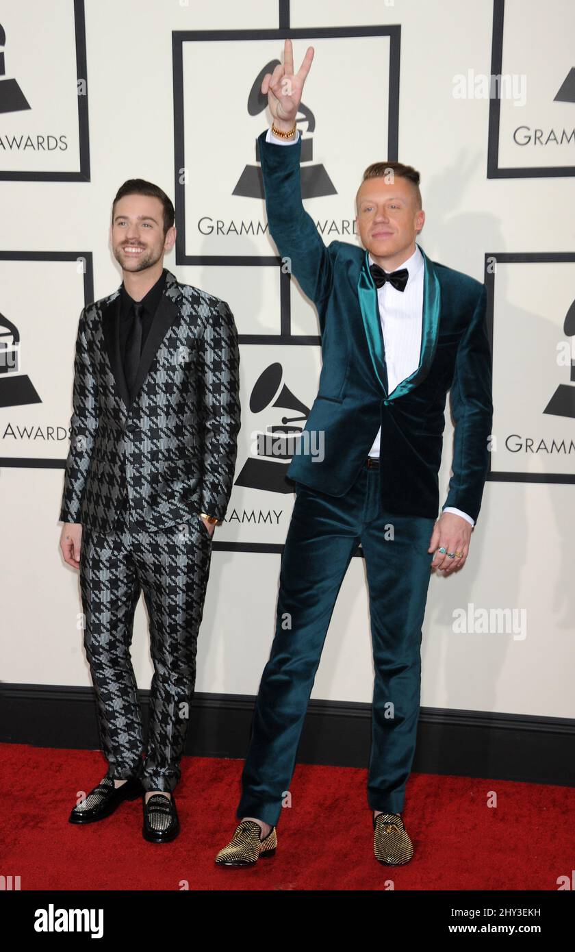 Staples center sign hi-res stock photography and images - Alamy