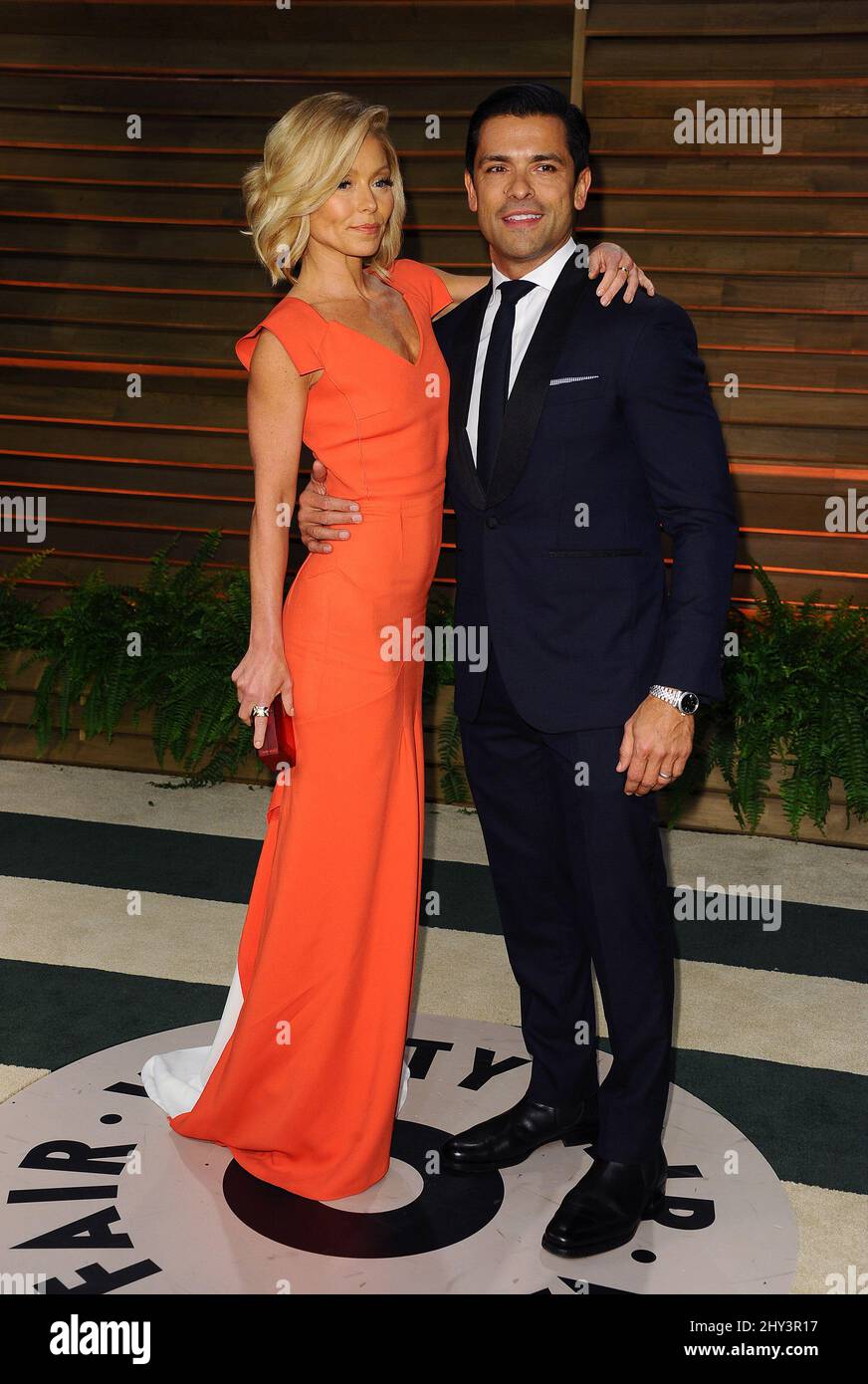 Kelly Ripa and Mark Consuelos attending the Vanity Fair Oscar Party ...