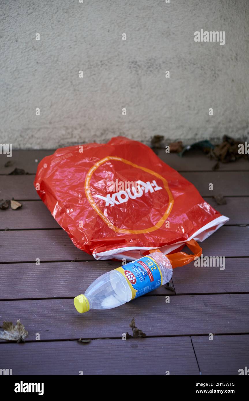 Tk maxx shopping bag hi-res stock photography and images - Alamy